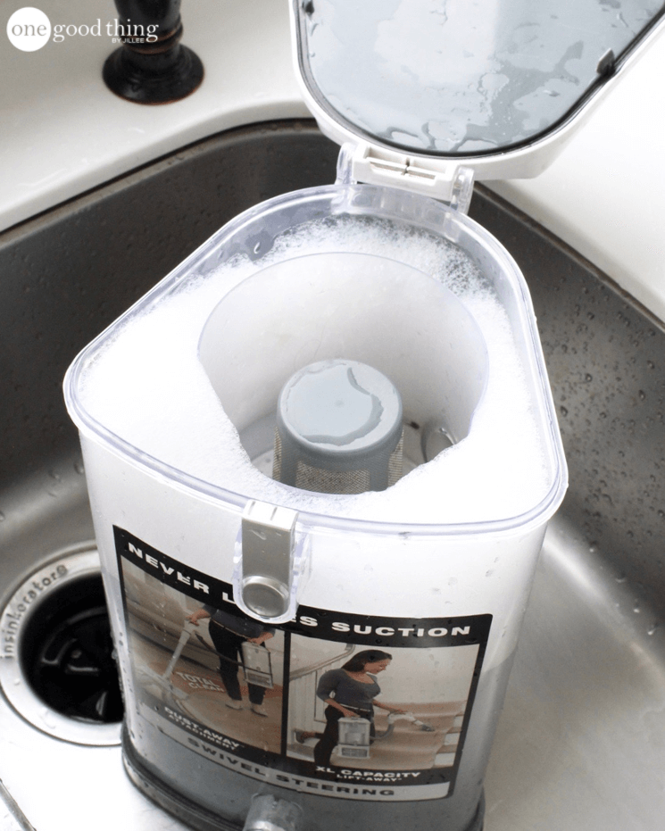 How To Clean and Maintain Your Vacuum
