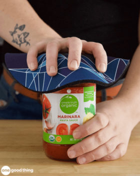 How To Open A Stuck Jar Lid: 11 Tricks That Work