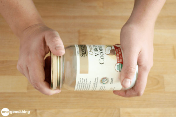 How To Open A Stuck Jar Lid: 11 Tricks That Work