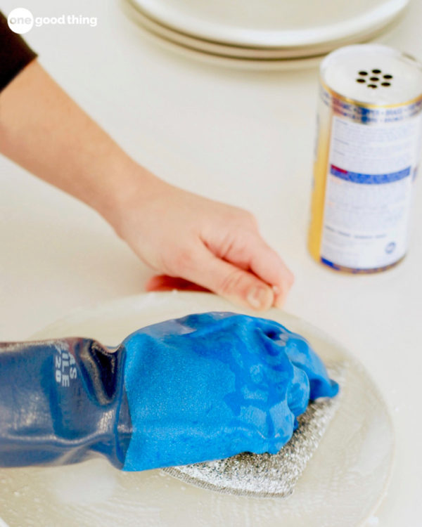 How To Remove Scratches From Plates & Other Dishes