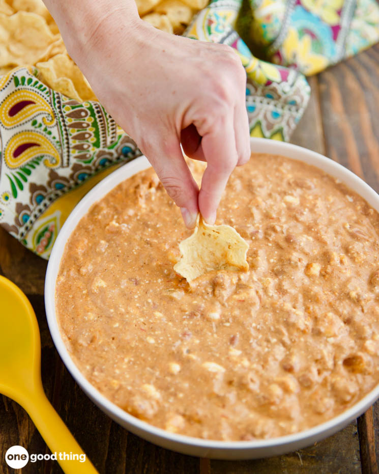 How To Make The Best Chili Cheese Dip With Just 3 Ingredients