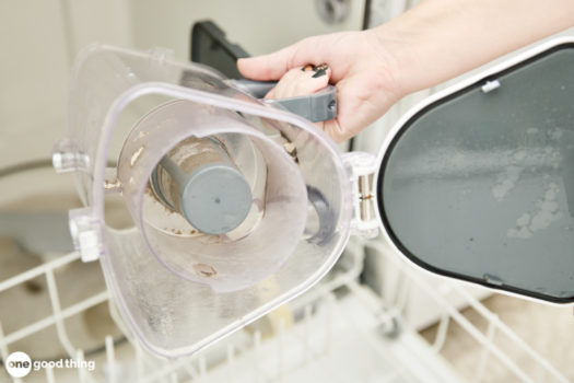 How To Deep Clean Your Vacuum In 4 Easy Steps