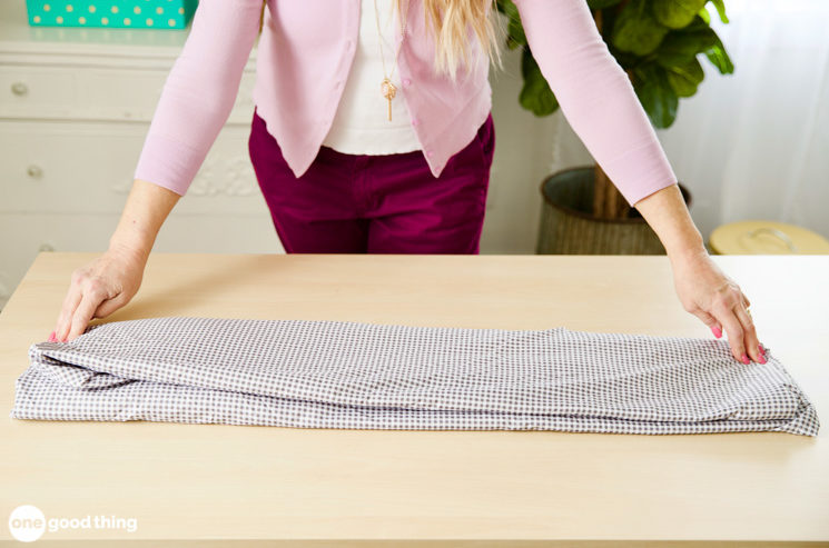 How To Fold A Fitted Sheet Like A Pro (With Video!)