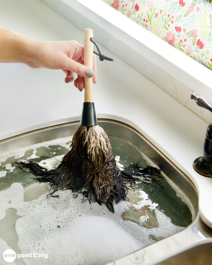 How To Clean Your Cleaning Tools (And Why You Should)
