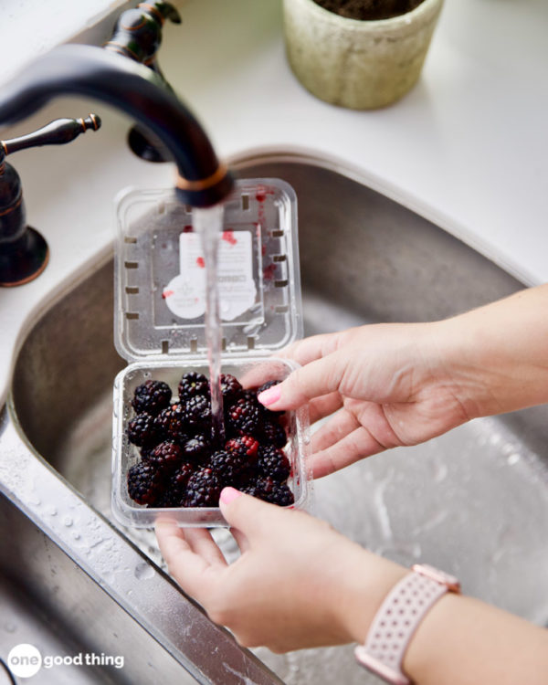 How To Make Your Own Natural Produce Wash For Pennies