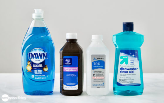 DIY Daily Shower Cleaner: How To Make One At Home