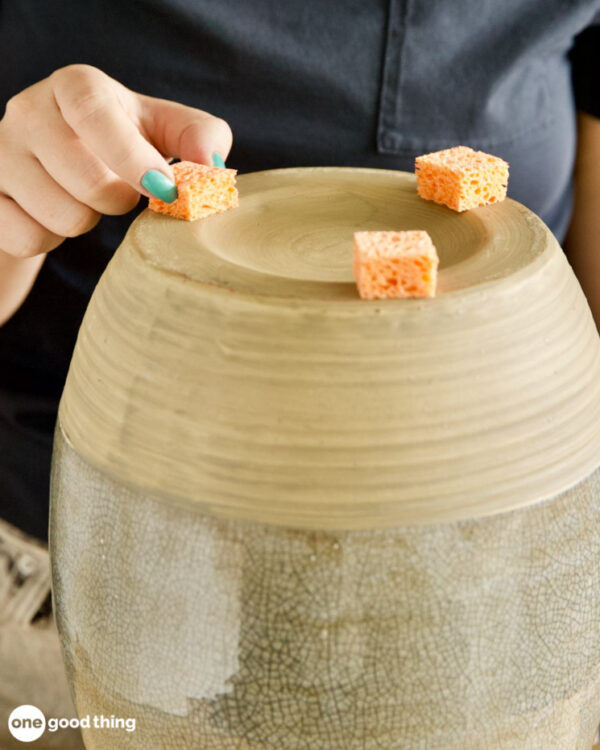 15 Clever Uses For Ordinary Kitchen Sponges