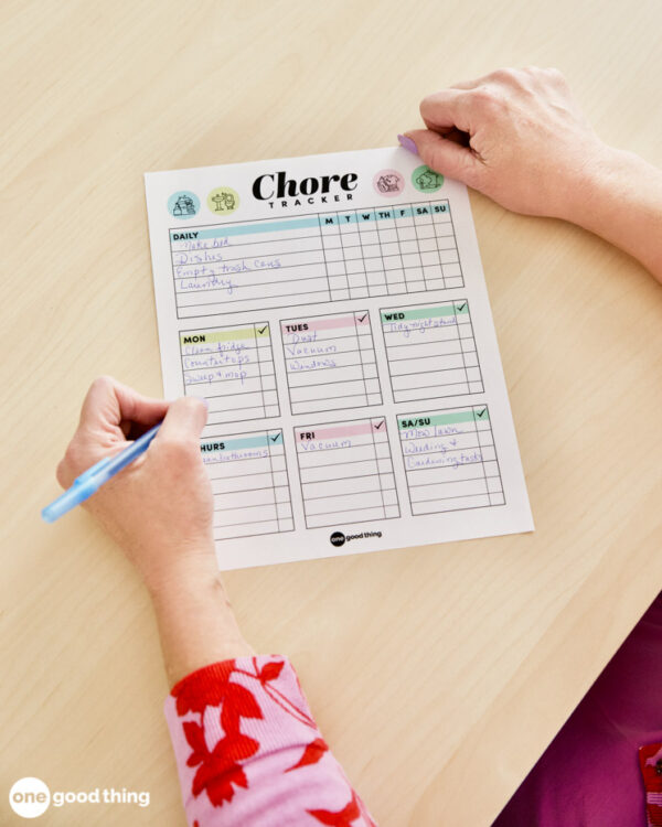 Printable Daily & Weekly Chore Tracker [Free Download]