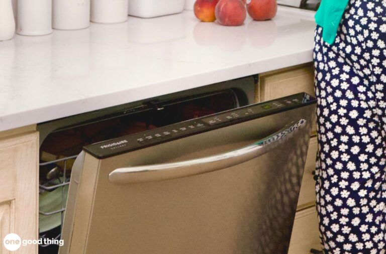 7 Ways To Add Moisture To The Air Without A Humidifier